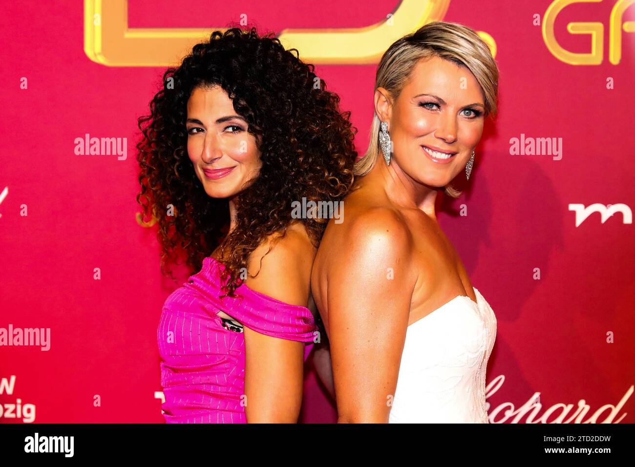 Moderatorin Marwa Eldessouky mit Moderatorin Kamilla Senjo - 29. Jose ...