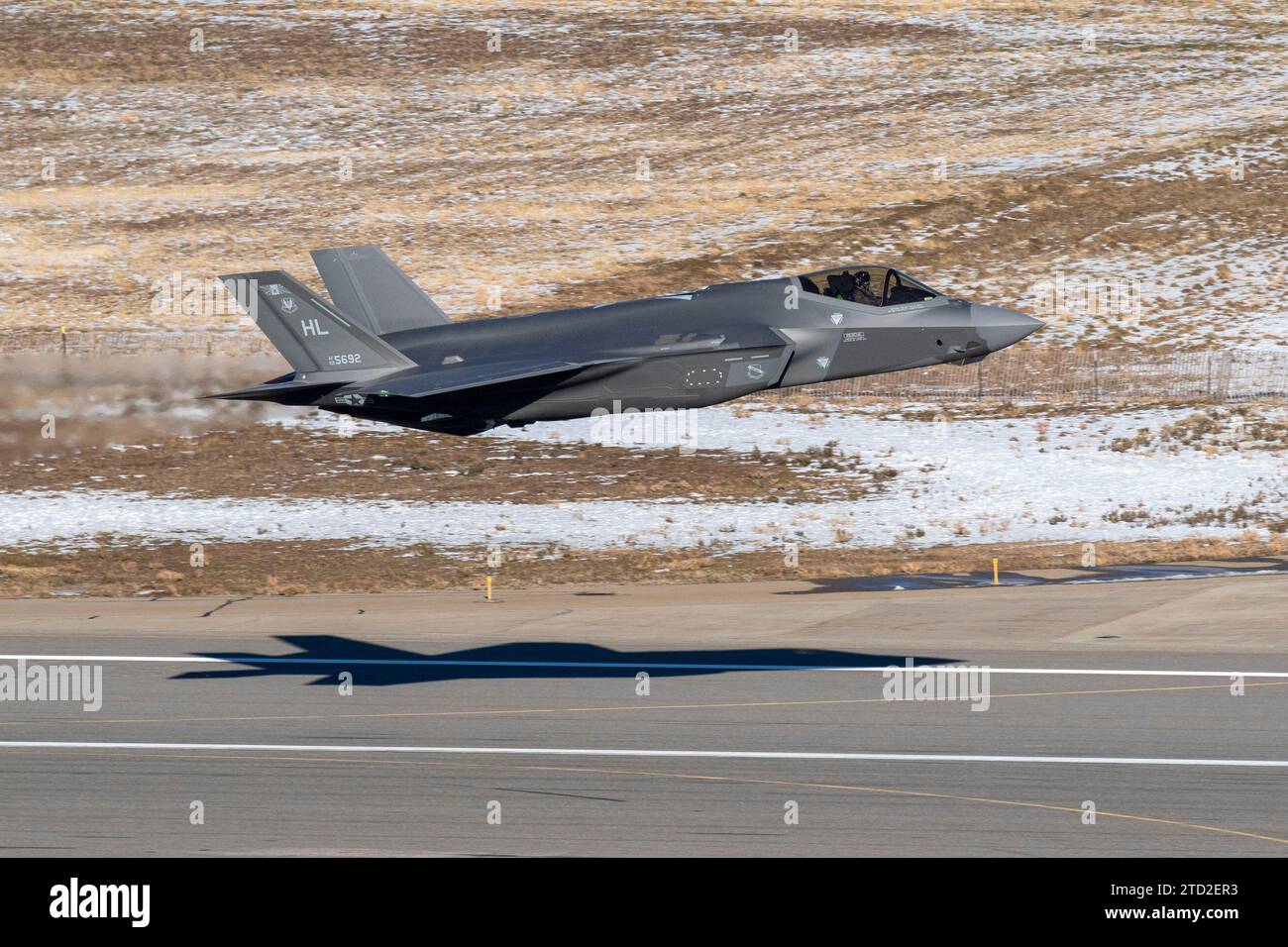 Major Kristin „BEO“ Wolfe demonstriert die Fähigkeiten der F-35A ...