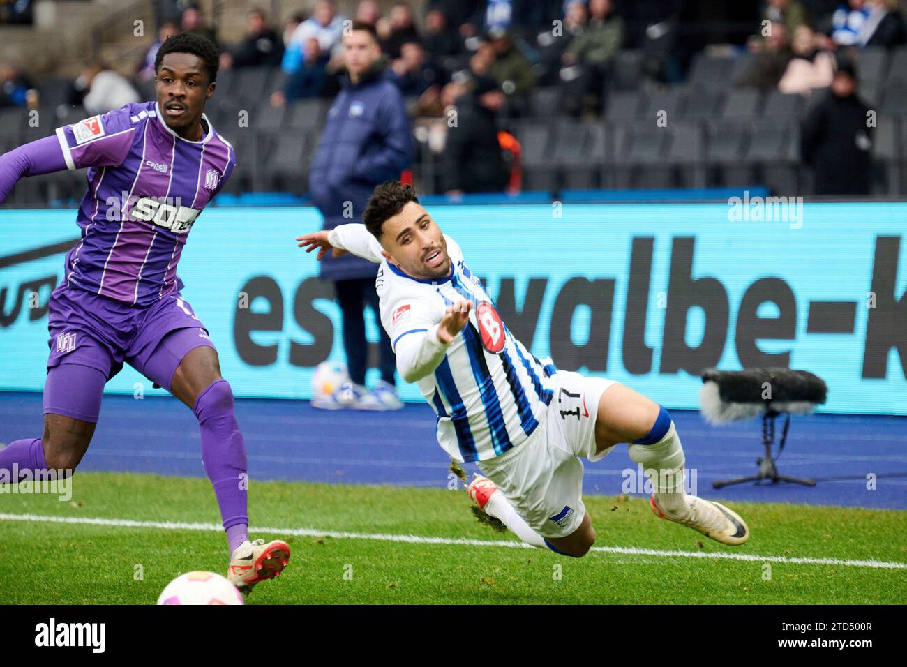 Christian Conthe (VfL Osnabrück, #17), Nader El-Jindaoui (Hertha BSC, #17) GER, Hertha BSC vs ...