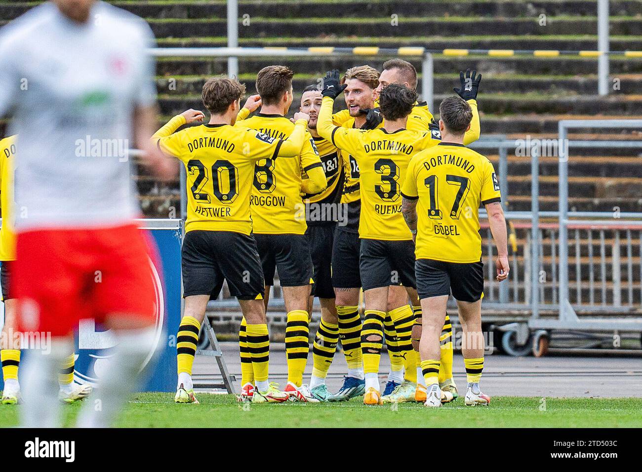 Tor zum 1:0 durch Ole Pohlmann (Borussia Dortmund II, #30) Borussia ...
