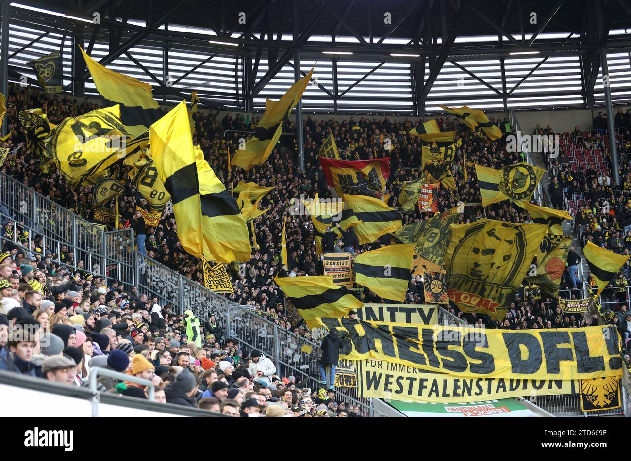 Augsburg, Deutschland 16. Dezember 2023: Fussball, Herren, Saison 2023/ ...