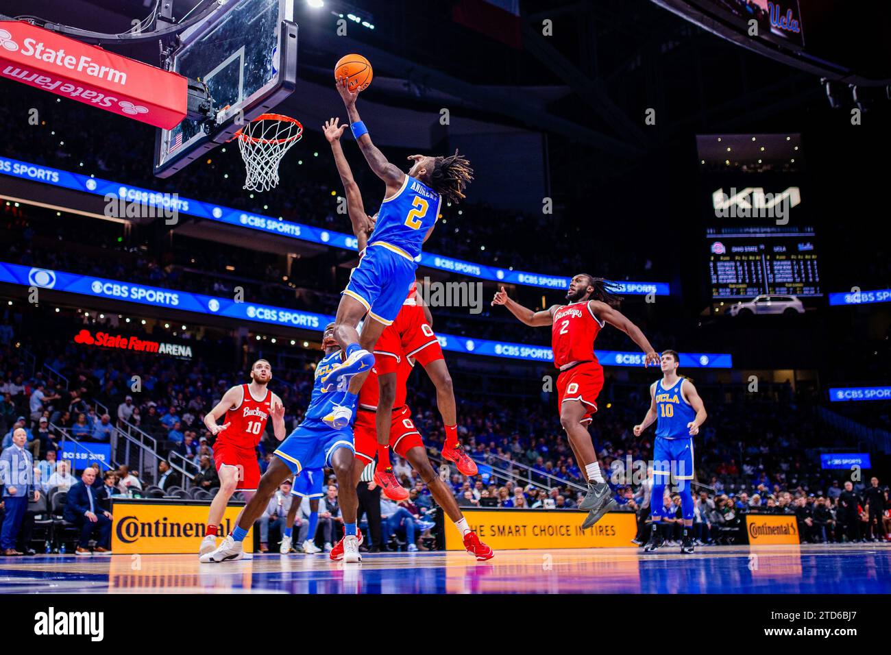 16. Dezember 2023: UCLA Bruins beschützt Dylan Andrews (2) schießt auf ...