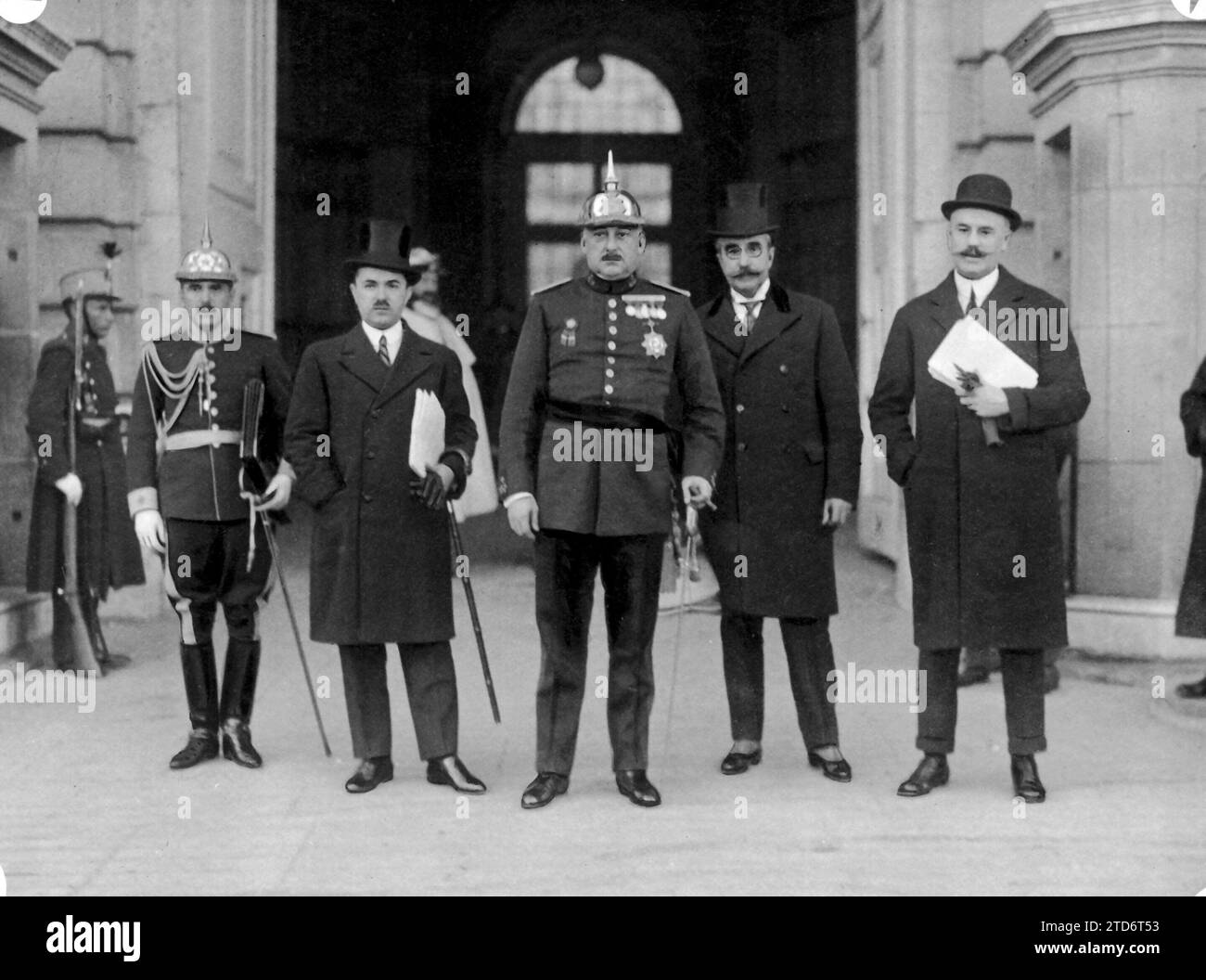 12/23/1923. Madrid. Beim Verlassen des Palastes. Der Präsident des ...