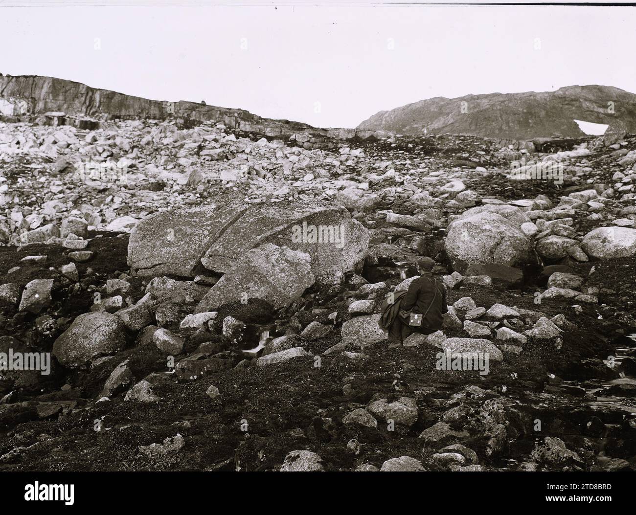 Finse, Norwegen Wilses Helfer sitzt im Geröll nahe dem Gletscher, Natur ...