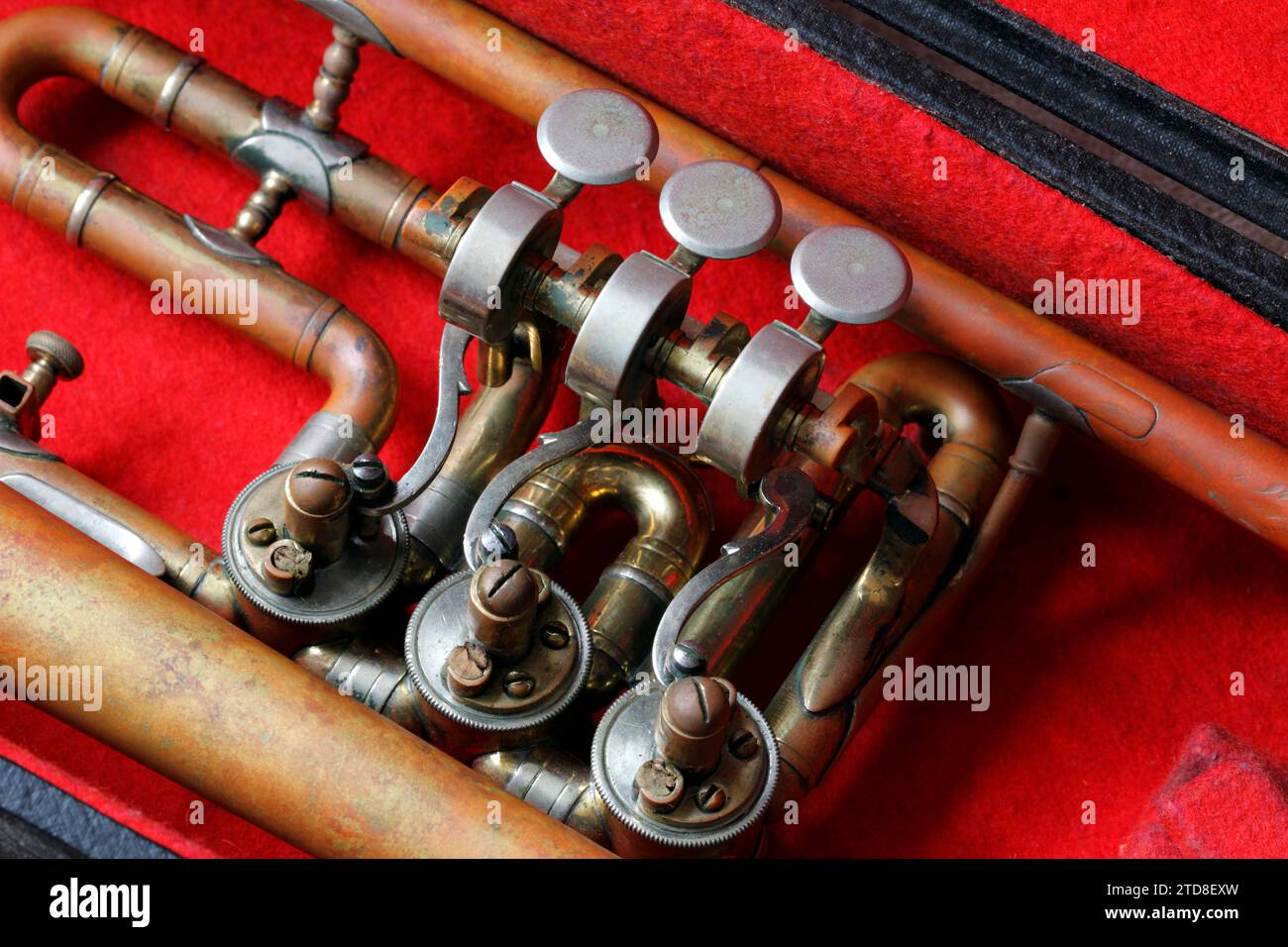 Valved brass instrument -Fotos und -Bildmaterial in hoher Auflösung – Alamy
