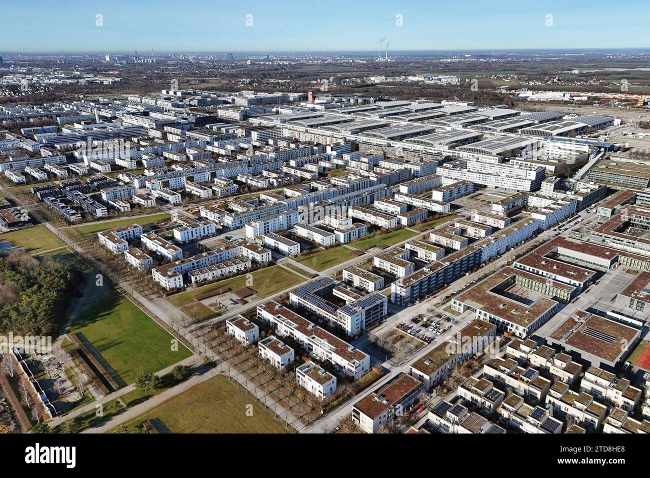 Luftbild München Messestadt Riem am 17.12.2023 .re oben:neue Messe ...