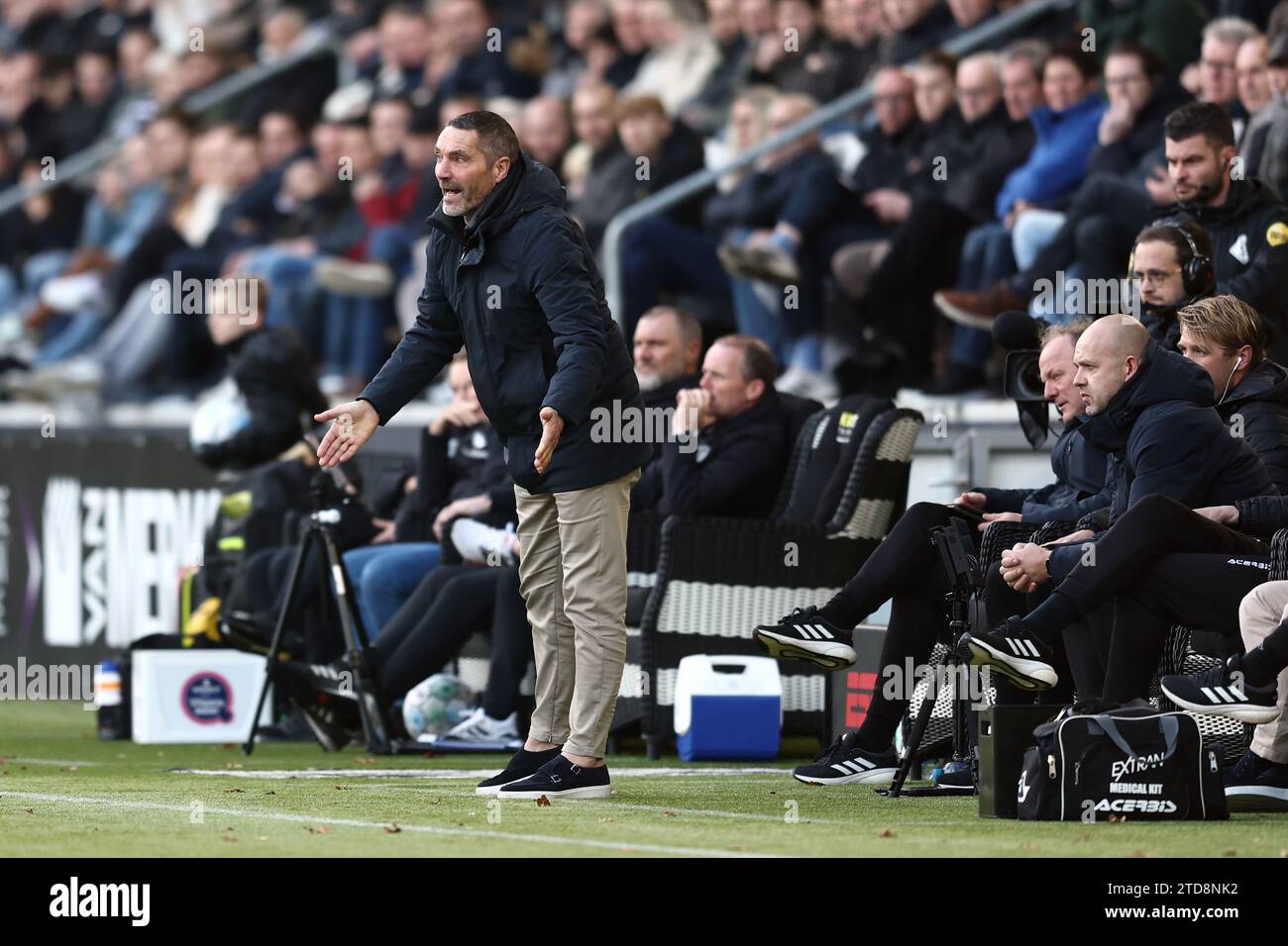 ALMELO - Heracles ALMELO Trainer Hendrie Kruzen während des ...