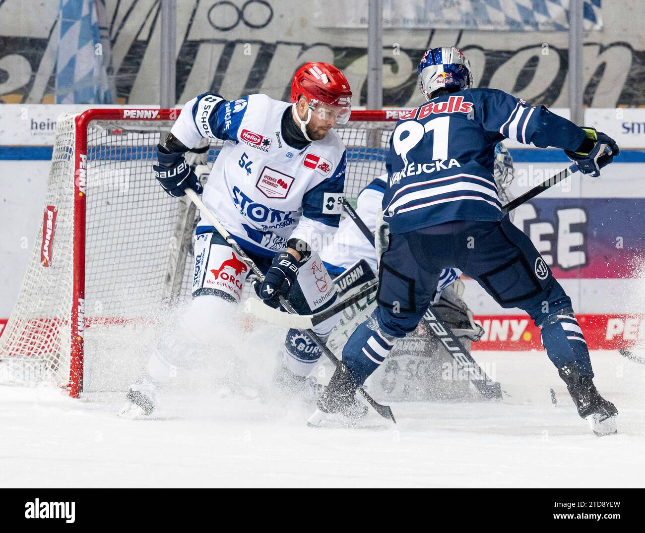 München, Deutschland. Dezember 2023. Filip Varejcka (EHC Red Bull ...