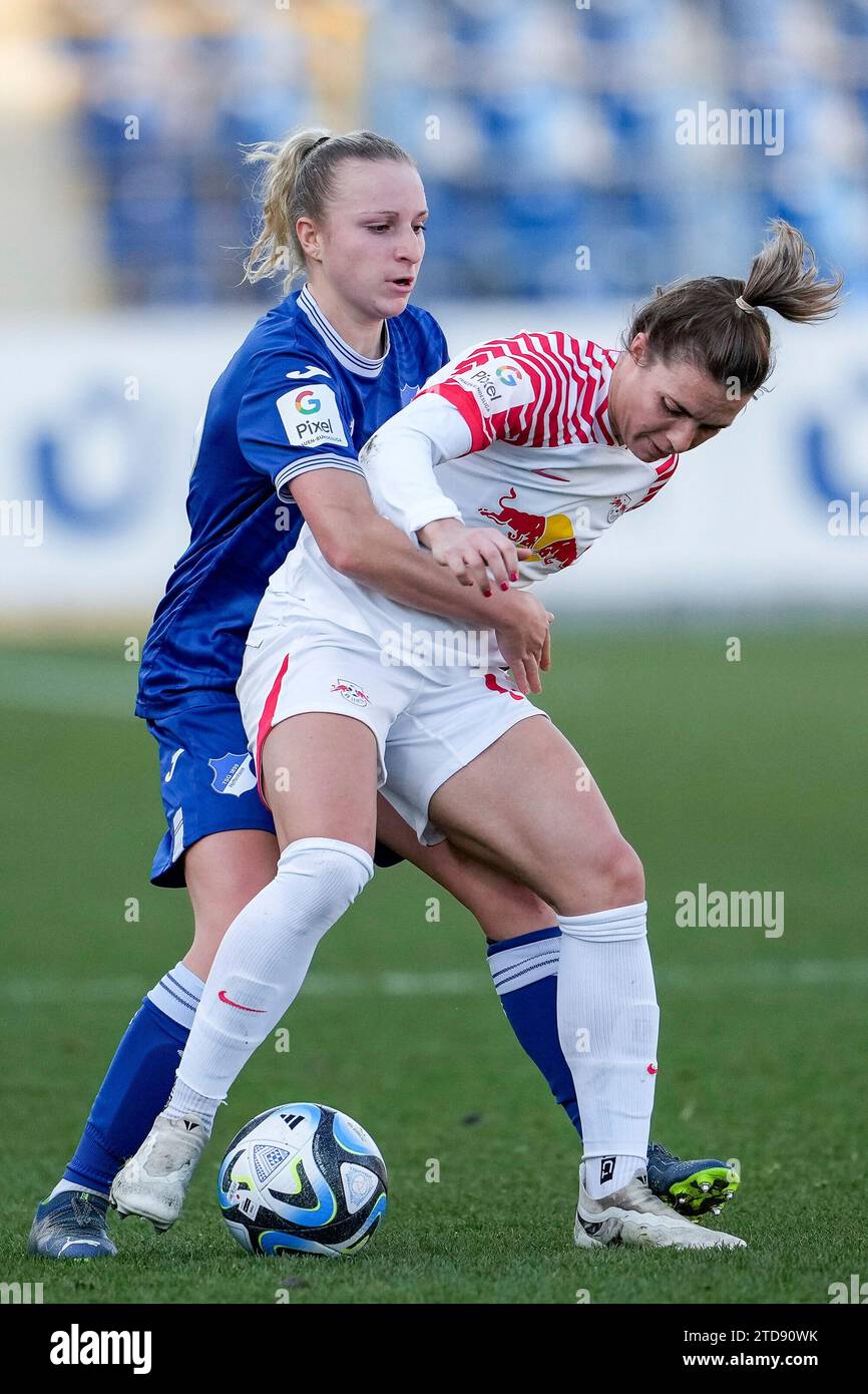 32 pixel -Fotos und -Bildmaterial in hoher Auflösung – Alamy