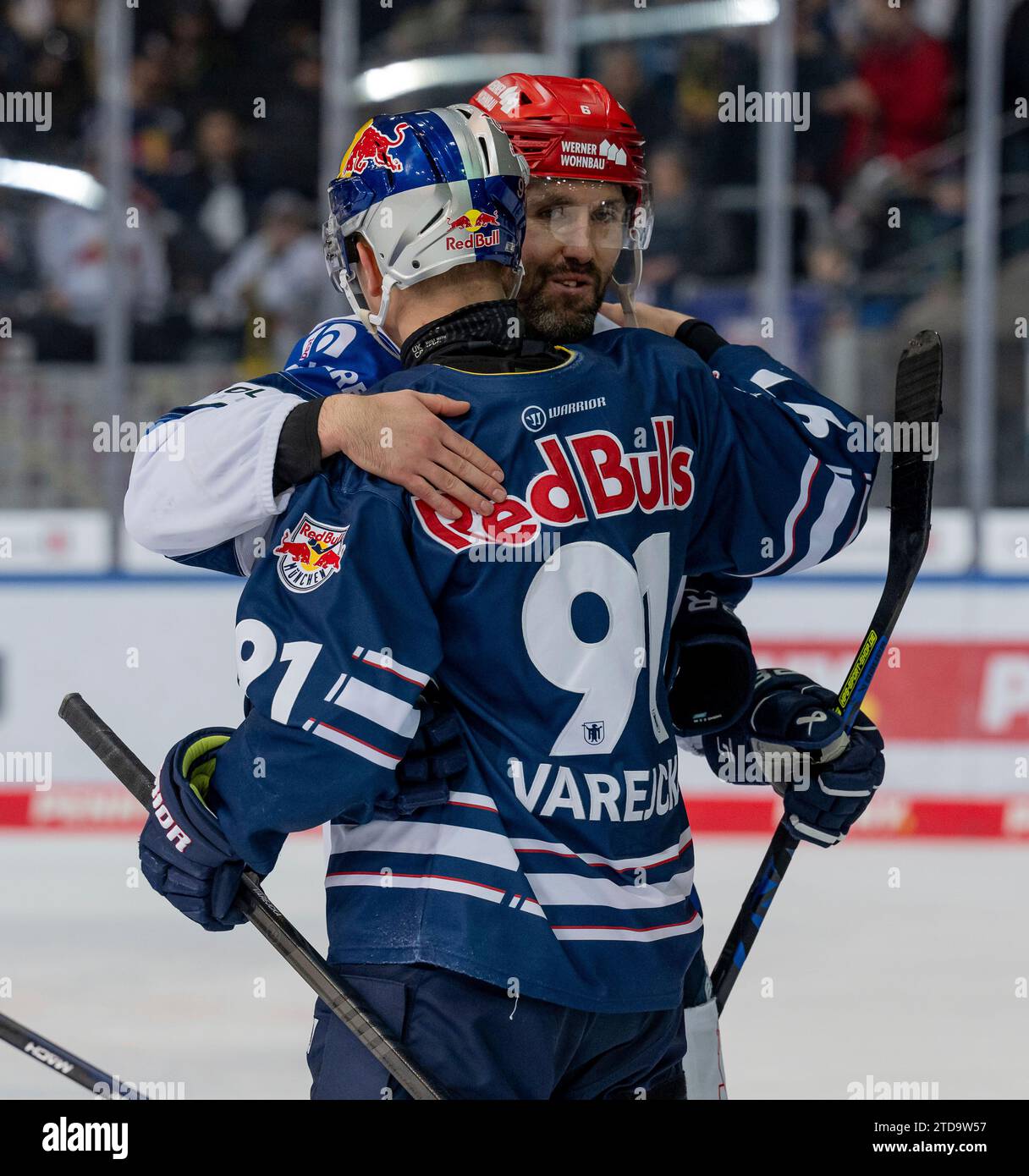München, Deutschland. Dezember 2023. Umarmung bei den Shakehands ...