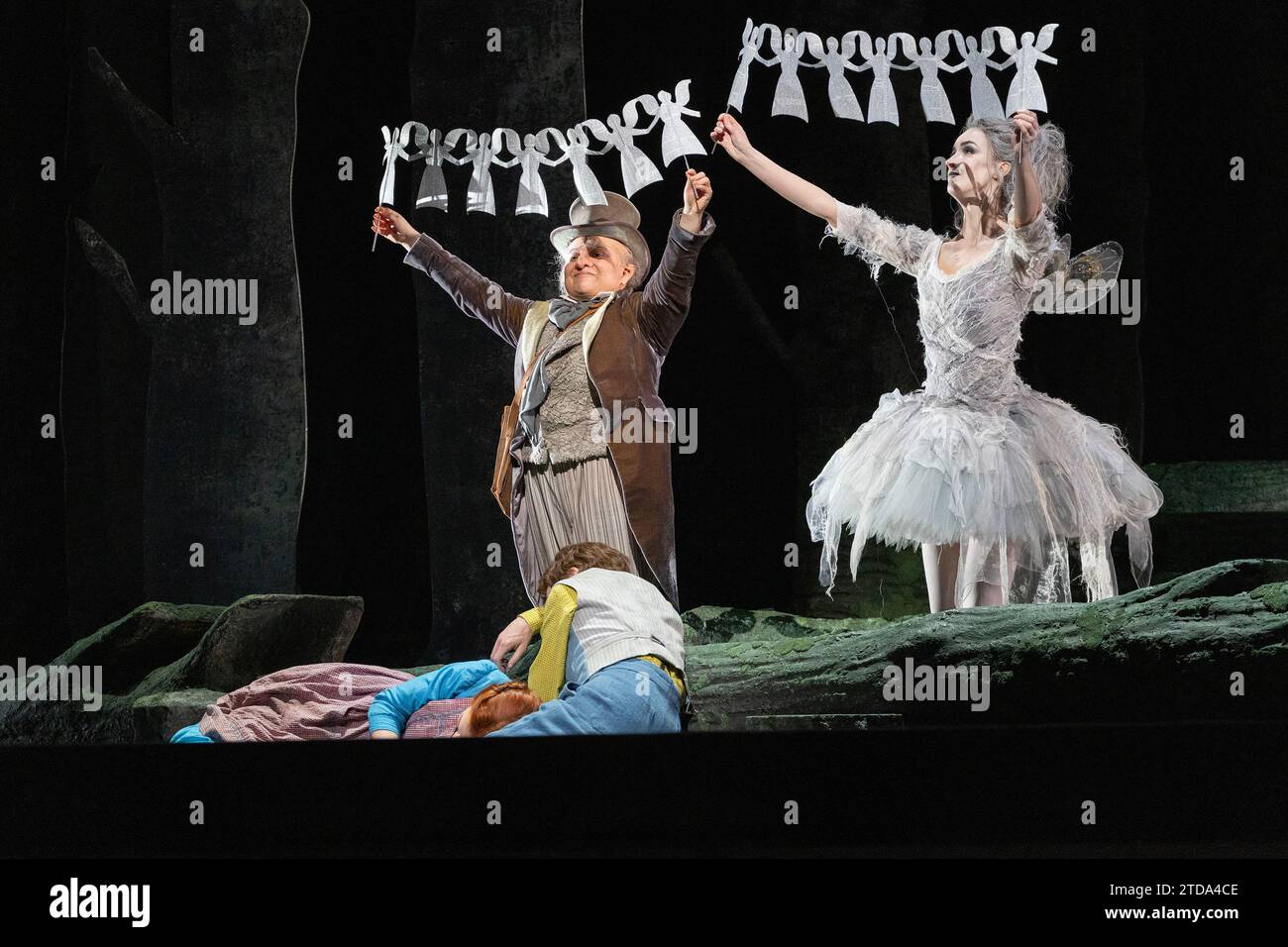 The Forest Dream Sequence: Isabela Diaz (Sandman), Sarah Dufresne (Dew ...