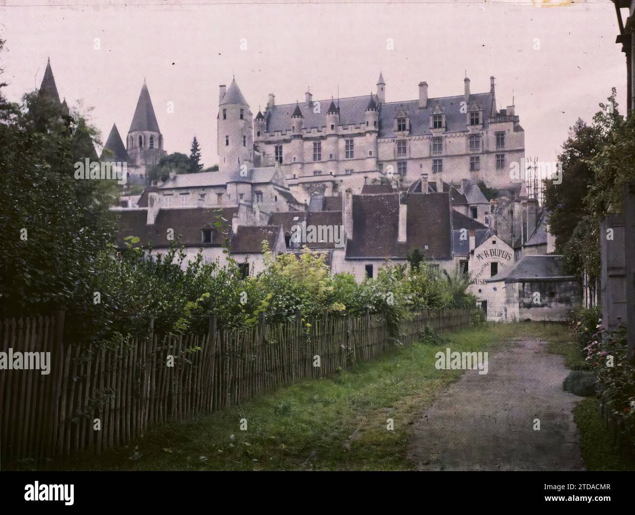 Loches, Frankreich die Häuser dominiert von der königlichen Residenz der Burg, Persönlichkeit ...