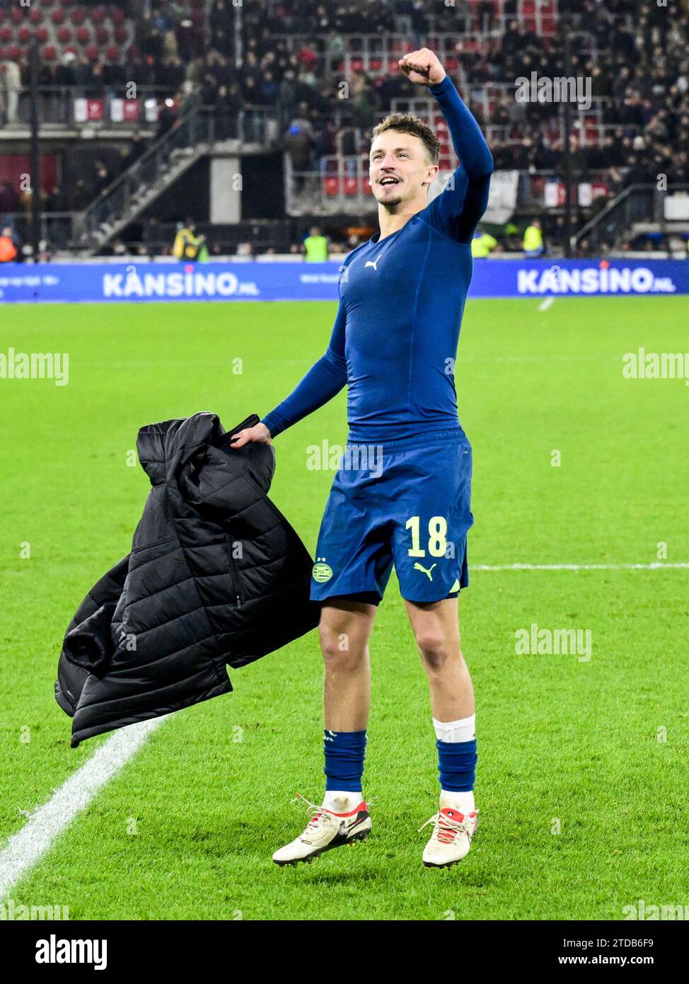 ALKMAAR - Olivier Boscagli vom PSV Eindhoven feiert den Sieg während ...