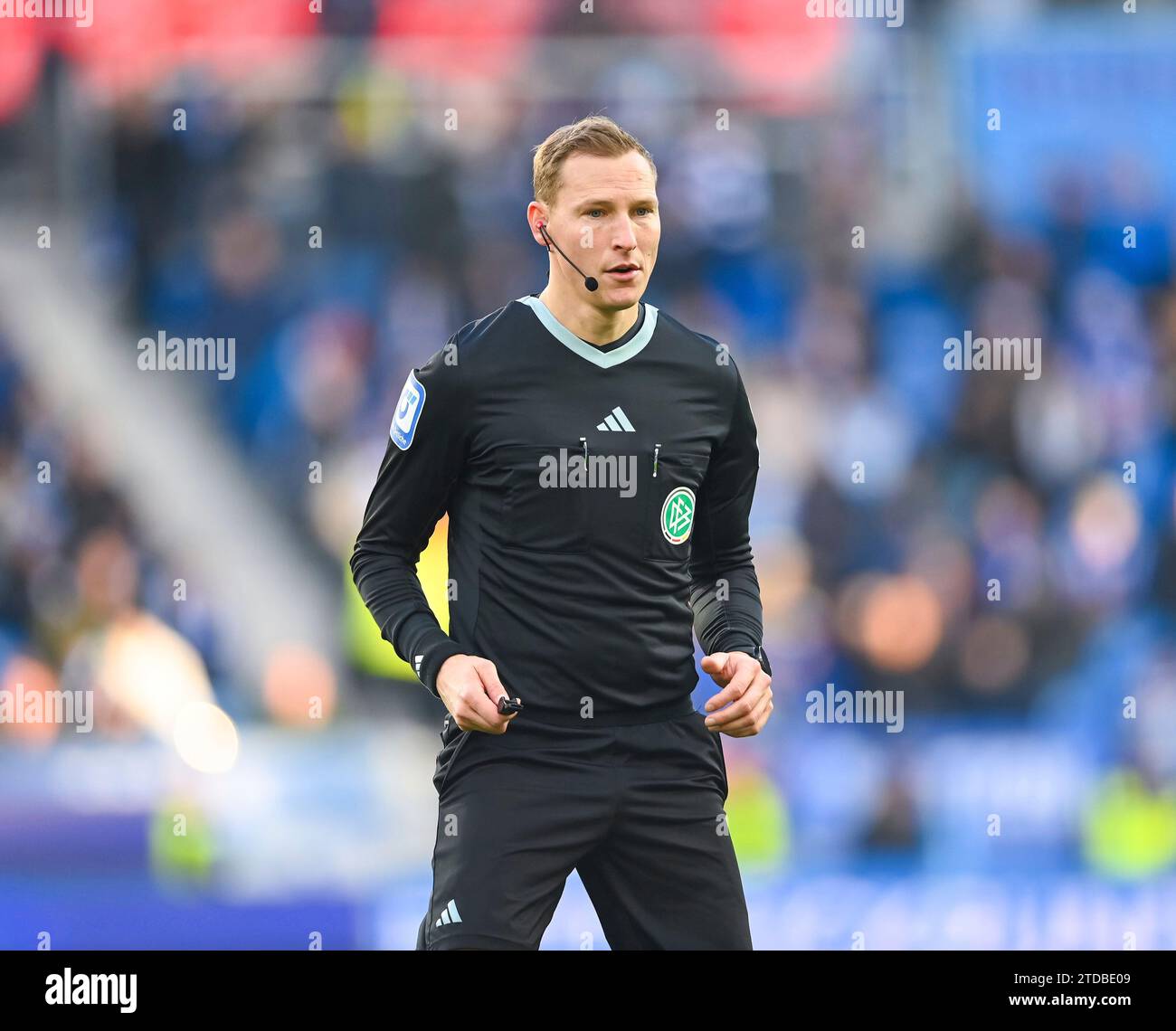Karlsruhe, Deutschland. Dezember 2023. Martin Petersen (Schiedsrichter ...