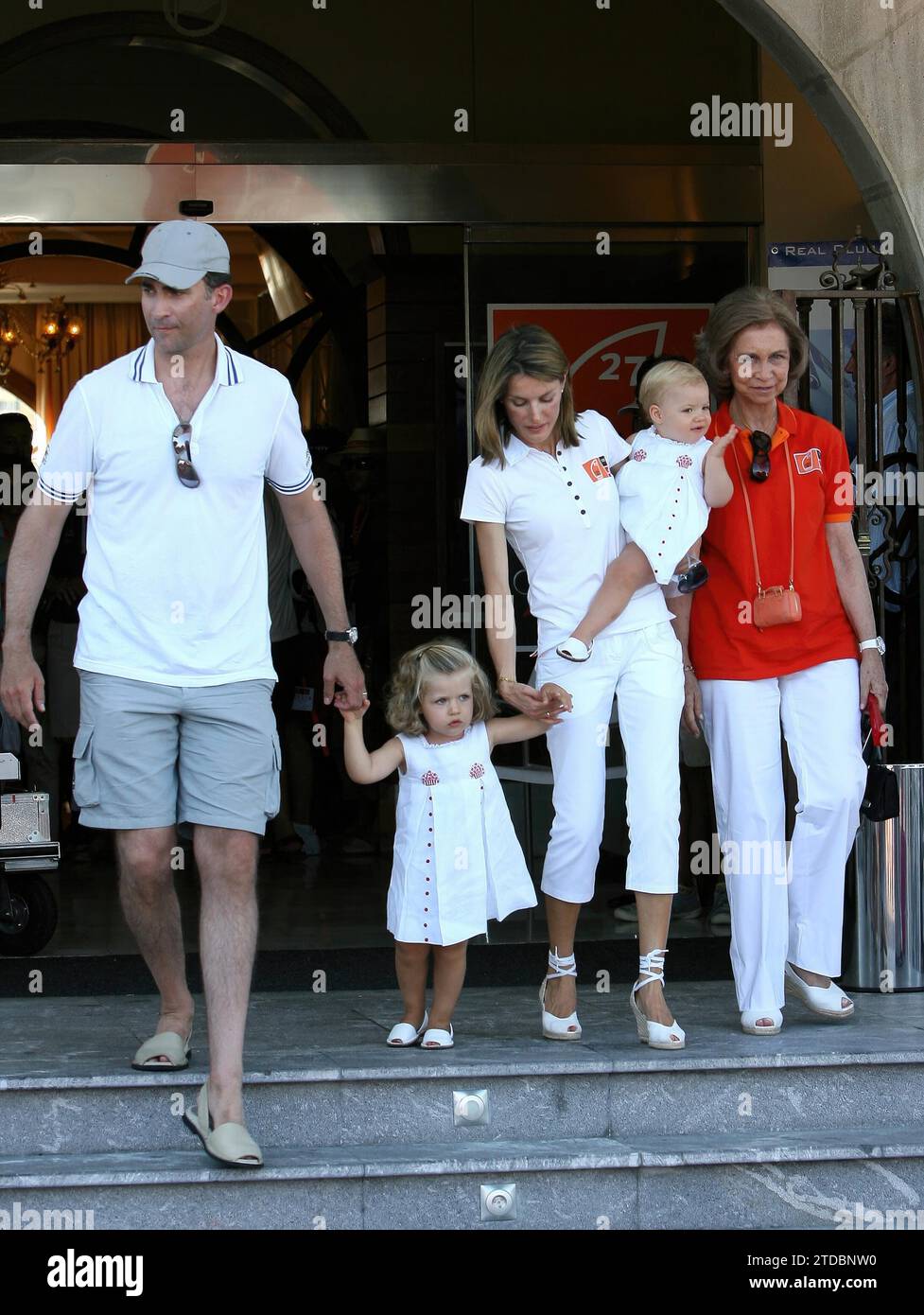 07/28/2008. Palma de Mallorca, 29-7-08.-SM die Königin mit Ssaarr, den ...