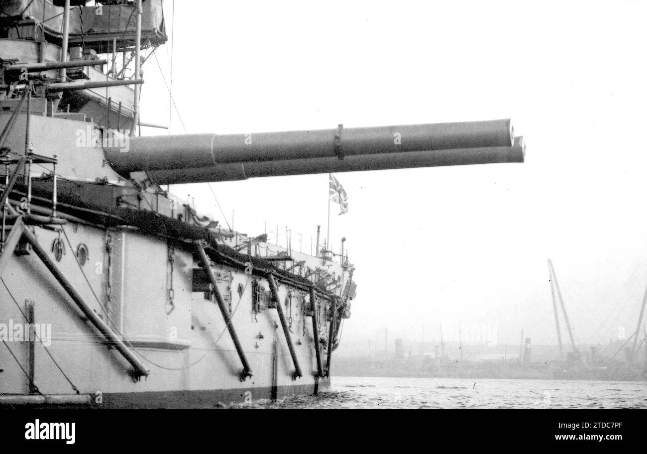 03/14/1909. Die englische Marine. Die neuen Geschütze wurden auf den ...
