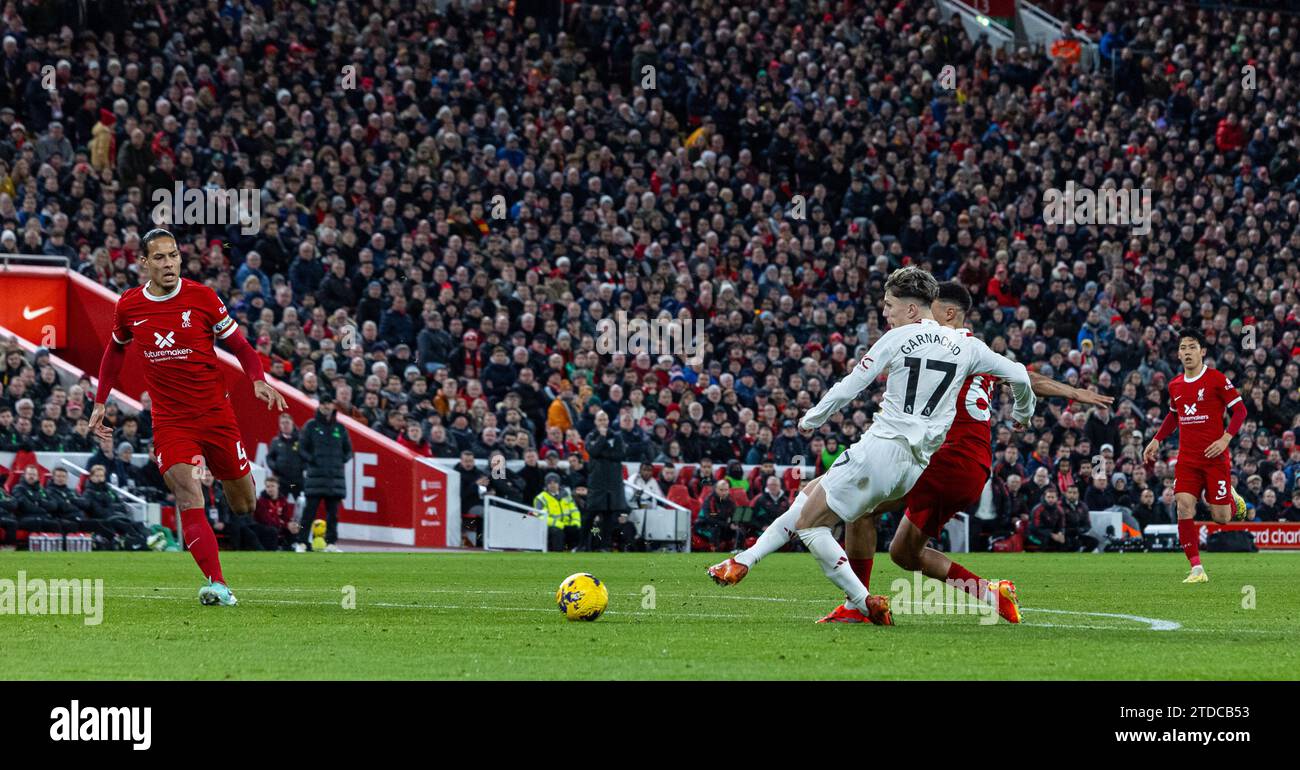 (231218) -- LIVERPOOL, 18. Dezember 2023 (Xinhua) -- Alejandro Garnacho ...