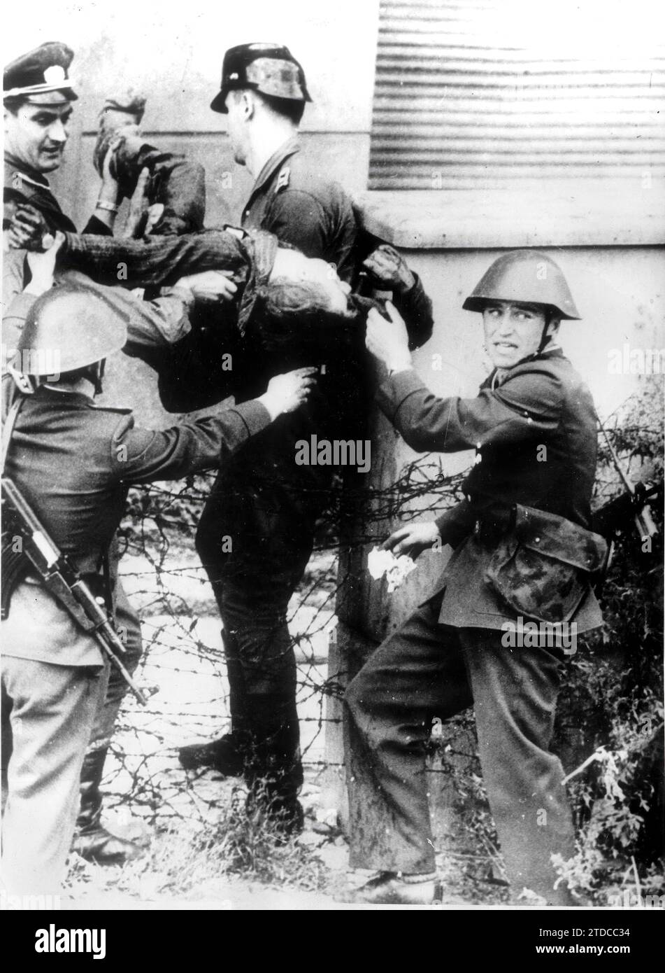 12 31 1961 Das 40 Opfer Des Mordzauns Die Ddr Polizei Sammelt Die