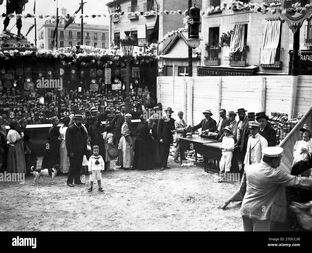 07/15/1911. Die Kermesse der Inclusa. - Verteilung der Versorgung an ...