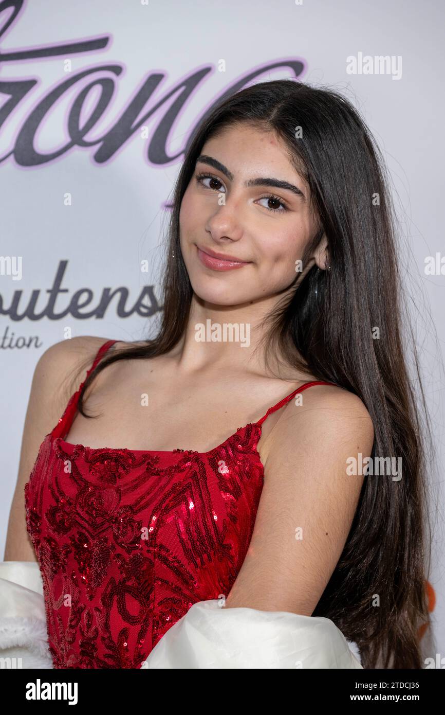 Los Angeles, USA. Dezember 2023. Schauspielerin Natalie Kopyan besucht ...