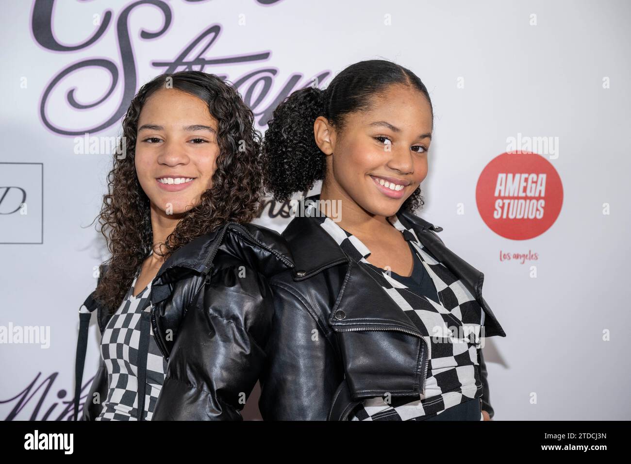Los Angeles, USA. Dezember 2023. Sängerin Ariella Byrd, Sängerin Aviana ...