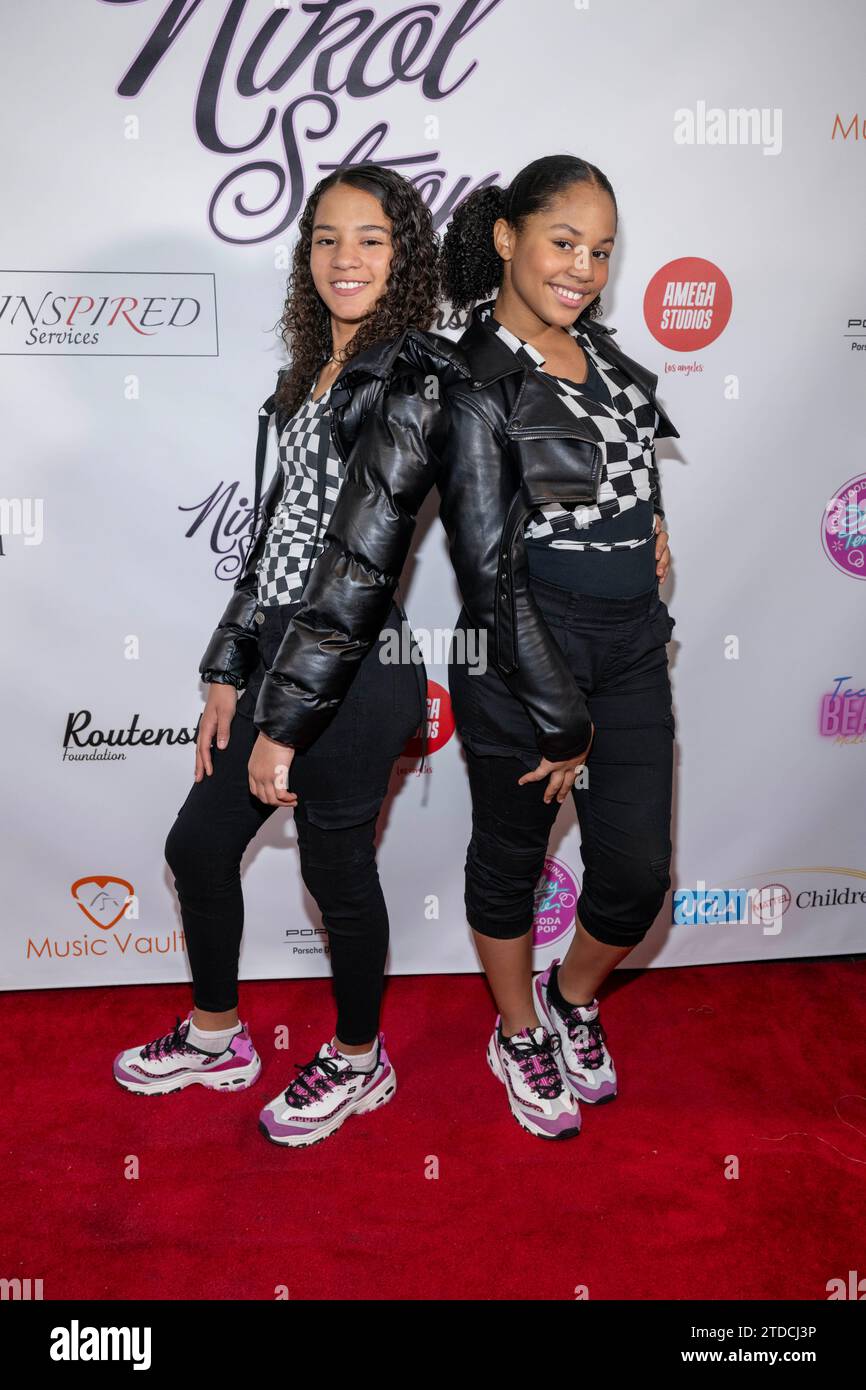 Los Angeles, USA. Dezember 2023. Sängerin Ariella Byrd, Sängerin Aviana ...