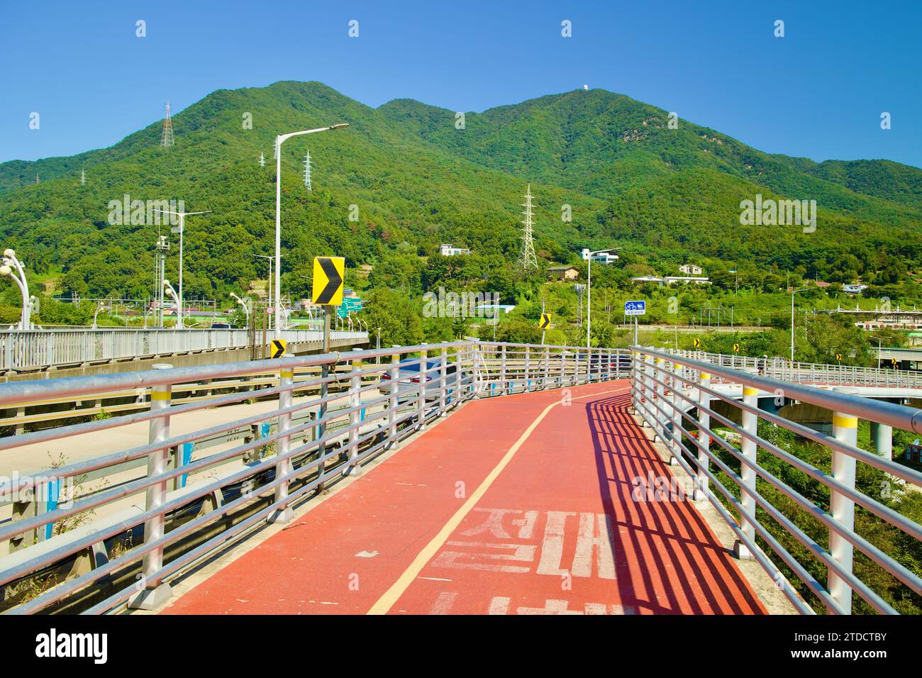 Hanam City, Südkorea - 1. Oktober 2023: Von der Paldang Bridge aus ...
