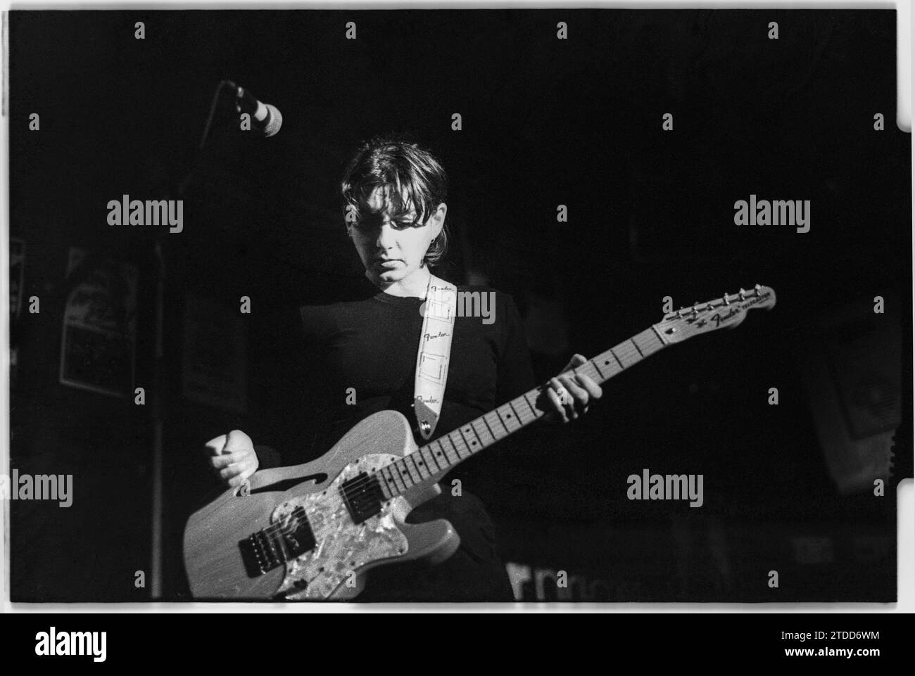 Emma Anderson von der Bristish-Band Lush spielte am 15. Januar 1996 ...