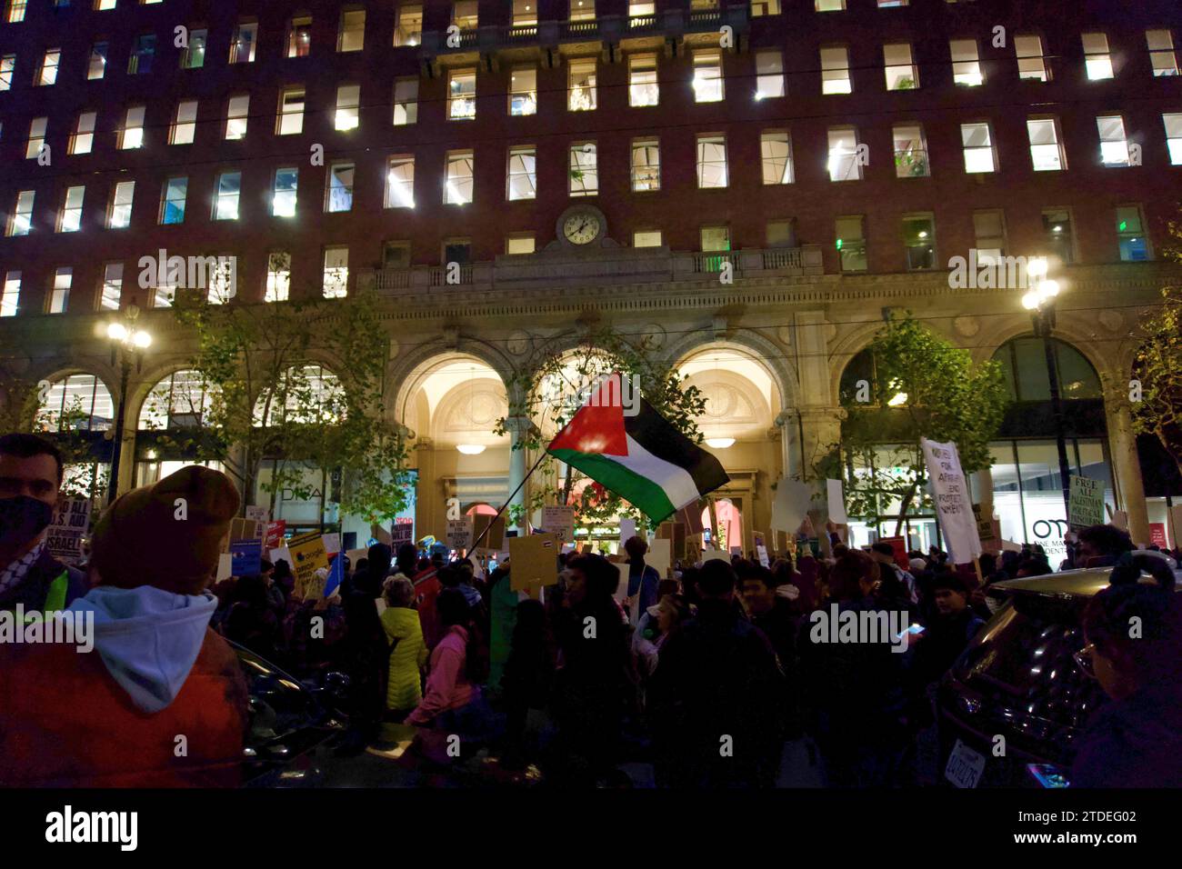 Schließen Sie Google: No Tech for Genocide, Protest Project Nimbus ...