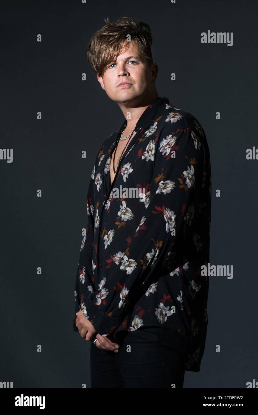 Sender und kurator -Fotos und -Bildmaterial in hoher Auflösung – Alamy