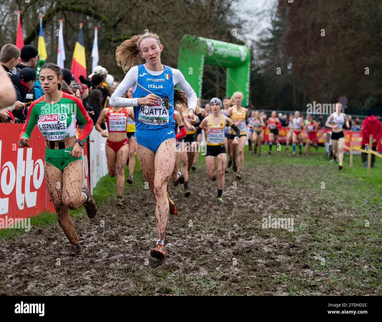 Stela Fernandes aus Portugal und Adele Roatta aus Italien traten bei ...