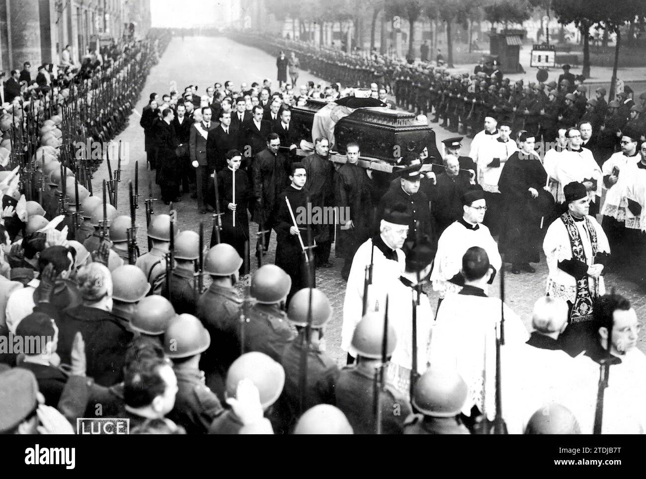 03/02/1941. Die sterblichen Überreste von Don Alfonso von hier aus ...