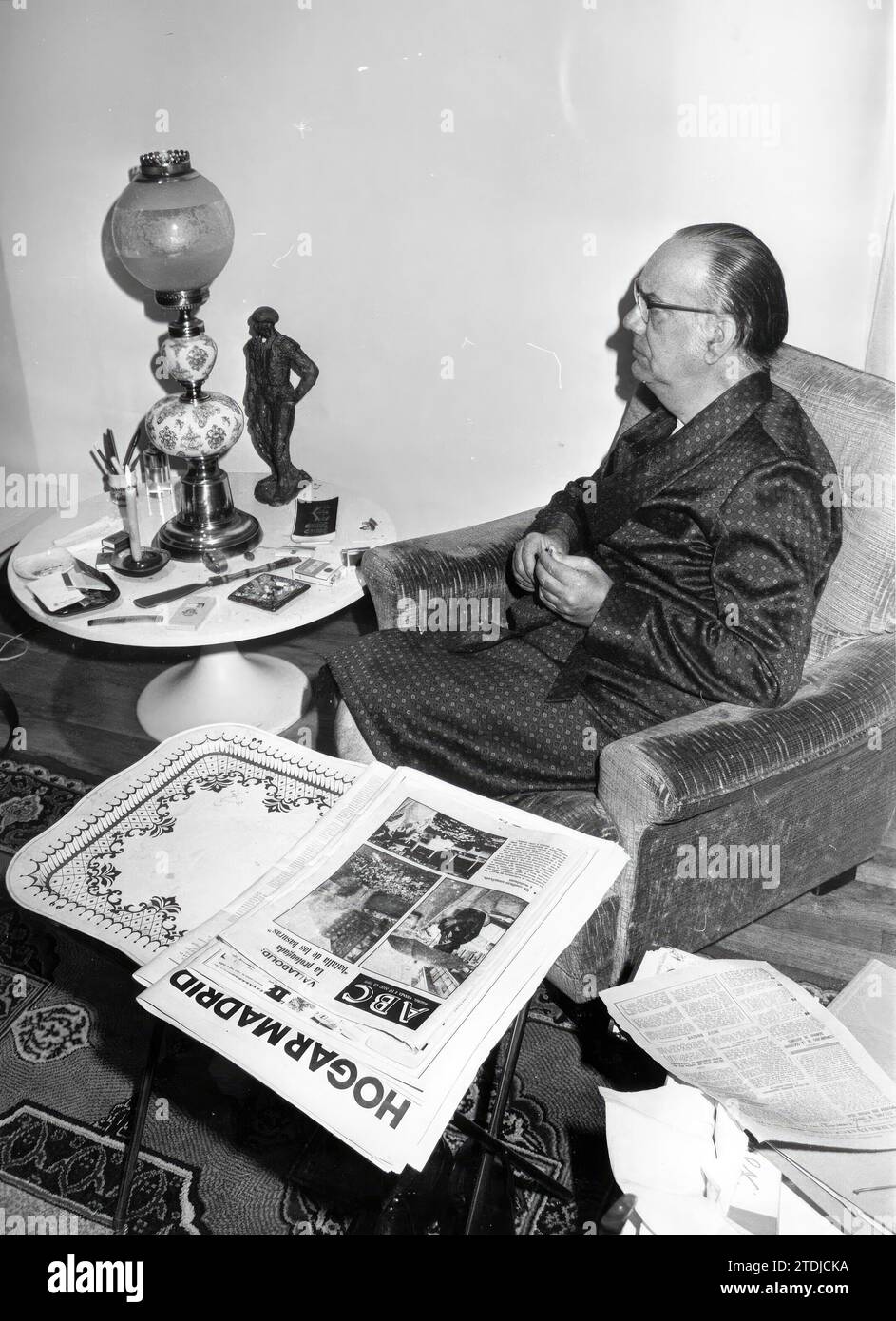 Camilo José Cela (Iria Flavia, La Coruña, 1916–Madrid, 2002) war einer ...