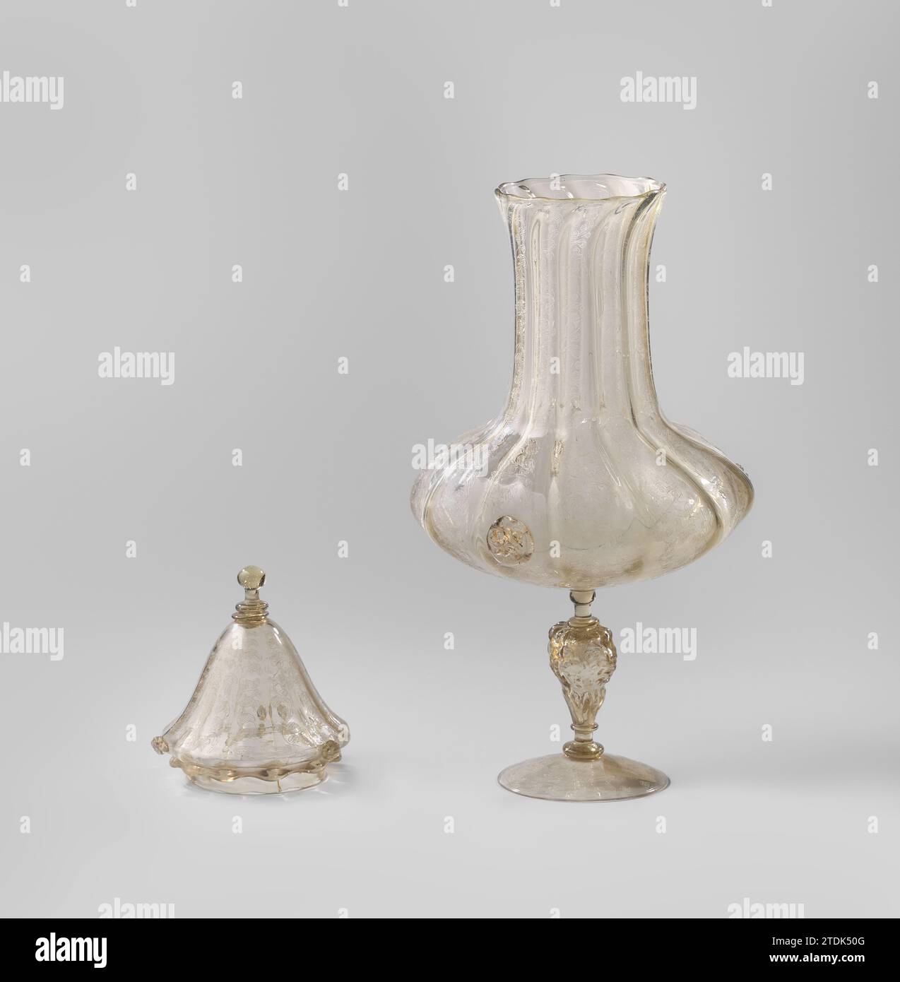 Becher mit Deckel (Vasenpokal), Anonym, 1875 - 1899 Bokaal mit flachem Fuß und balusterförmigem ...