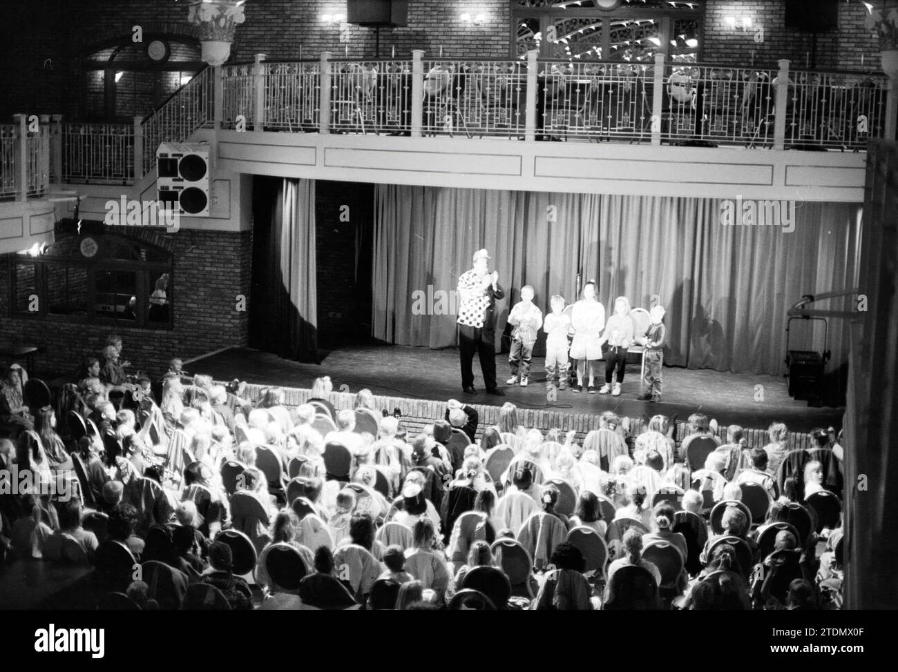 Preisverleihung für Kinder im Claus Party House, H'dorp, Hoofddorp ...