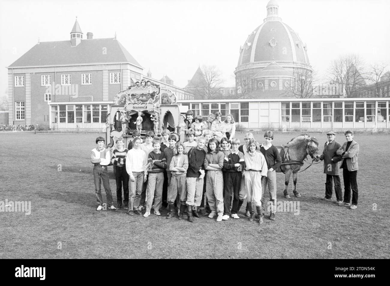 Hageveld college der 3 klasse -Fotos und -Bildmaterial in hoher ...