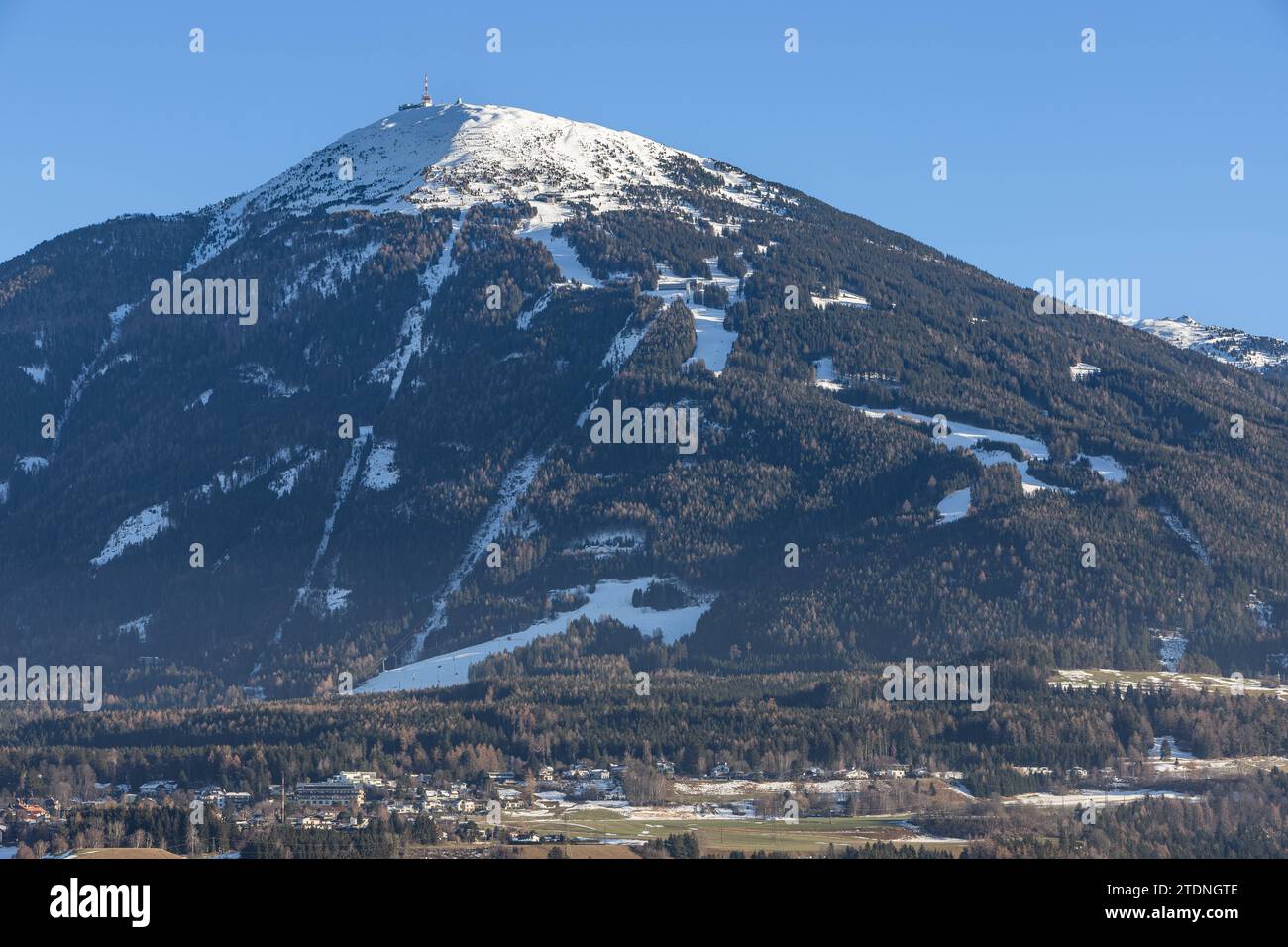 18.12.2023 / Gipfel Patscherkofel mit Sendeanlage im Winter, Igls ...