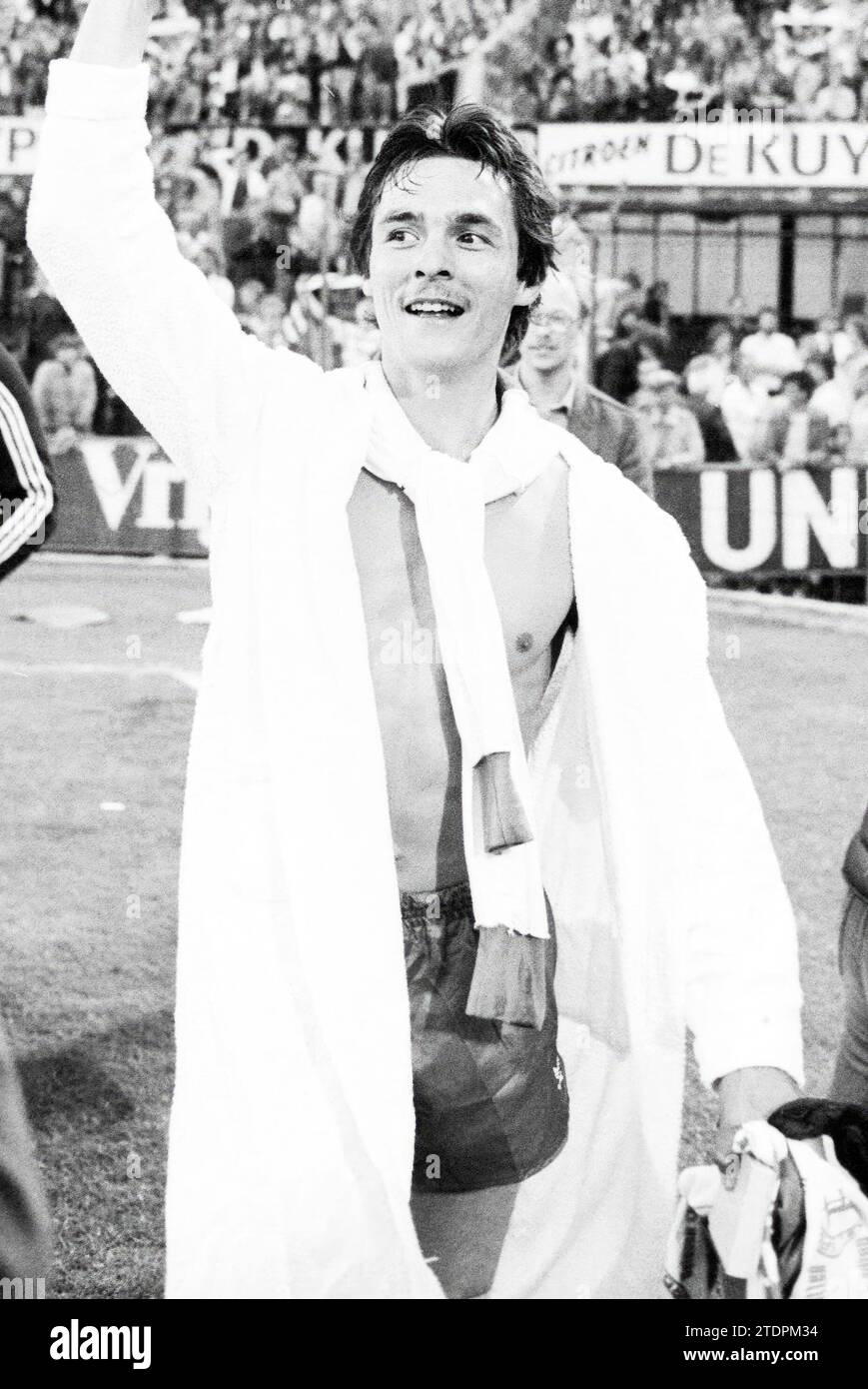 Fußball: Feyenoord - Ajax Cup Finale + Alexander und Prinz Claus ...