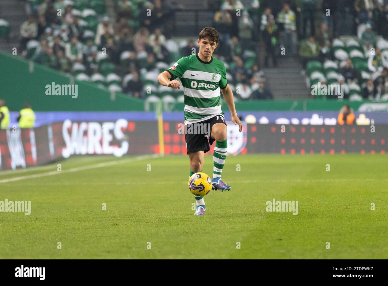 Eduardo quaresma vom sportlichen cp -Fotos und -Bildmaterial in hoher ...