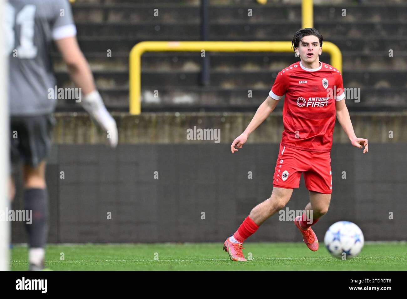 Alou Issa (7) aus Antwerpen, das am 6. Spieltag der UEFA Youth League ...