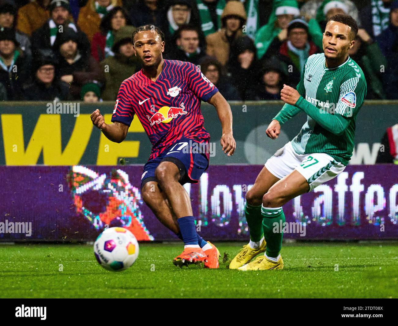 Bremen, Deutschland. Dezember 2023. ZWEIKAMPF Lois Openda (RB Leipzig ...