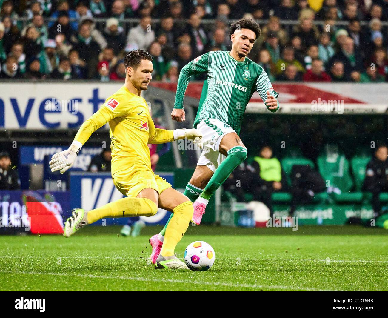 Bremen, Deutschland. Dezember 2023. Janis Blaswich (RB Leipzig, #21 ...