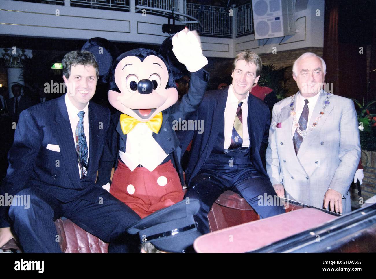 Opening Claus Party, H'dorp, Hoofddorp, Niederlande, 21-10-1991 ...