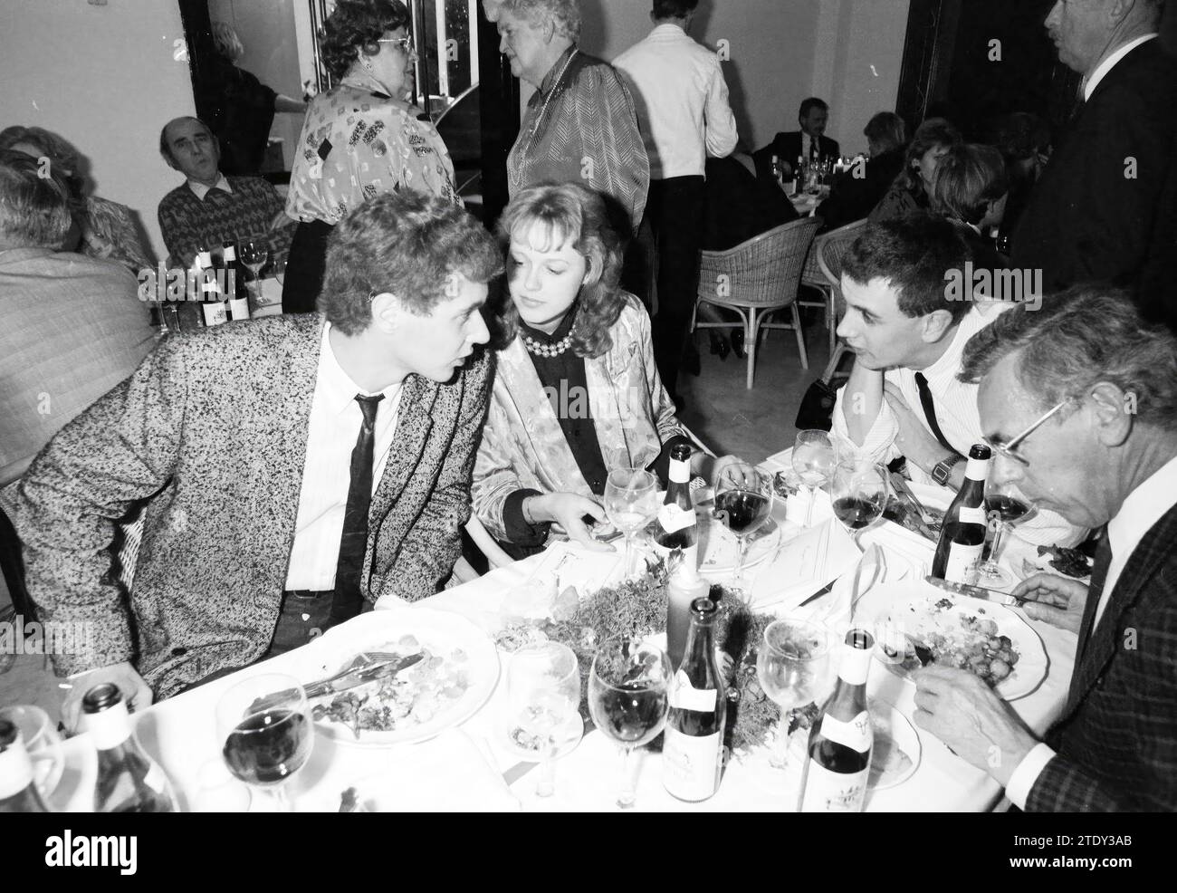 Partyschwester jeanette orangerie -Fotos und -Bildmaterial in hoher ...