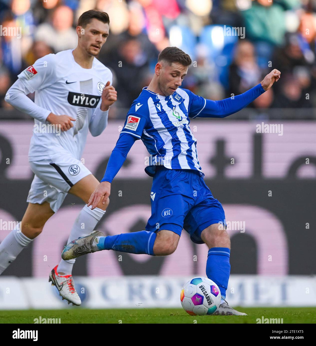 Karlsruhe, Deutschland. Dezember 2023. Leon Jensen (Karlsruher SC, #6 ...