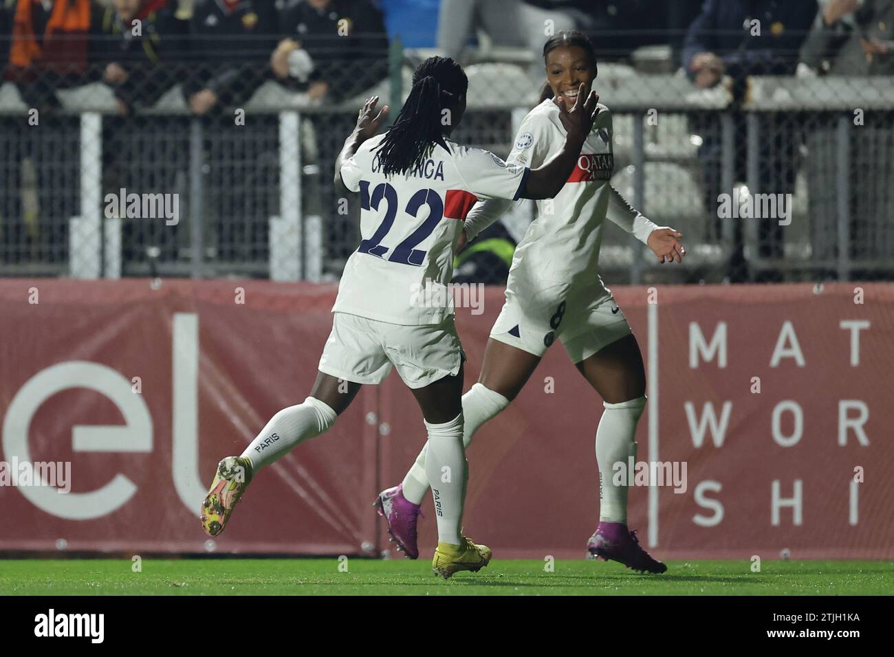 Tabitha Chawinga aus Paris Saint-Germain feiert, nachdem er im UEFA ...