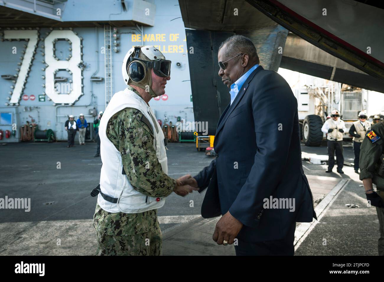 USS Gerald R Ford, USA. Dezember 2023. US-Verteidigungsminister Lloyd ...