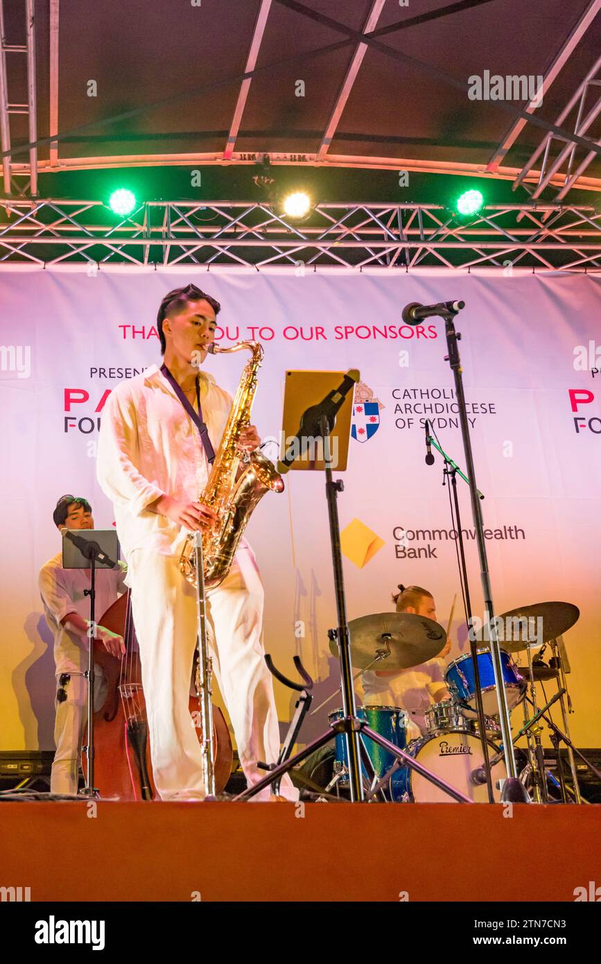 Das Yeo Quintett mit Leah Berry, Gesang, Justin Yeo, Flöte und Saxophon ...