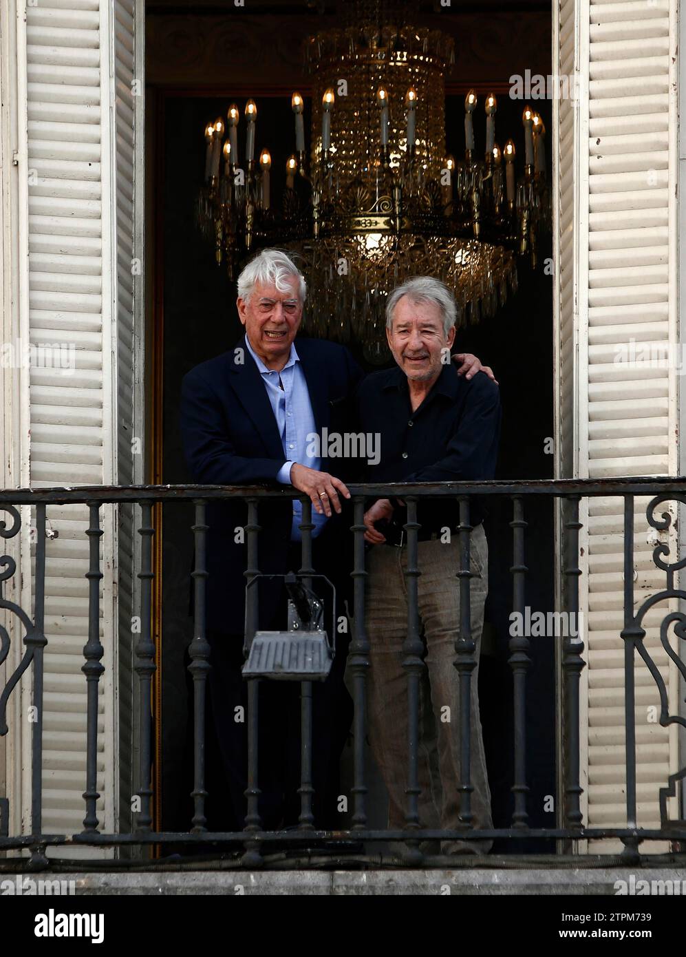 Madrid. September 2014. Mario Vargas llosa und Jose Sacristan ... Madrid. September 2014. Mario Vargas llosa und Jose Sacristan ...