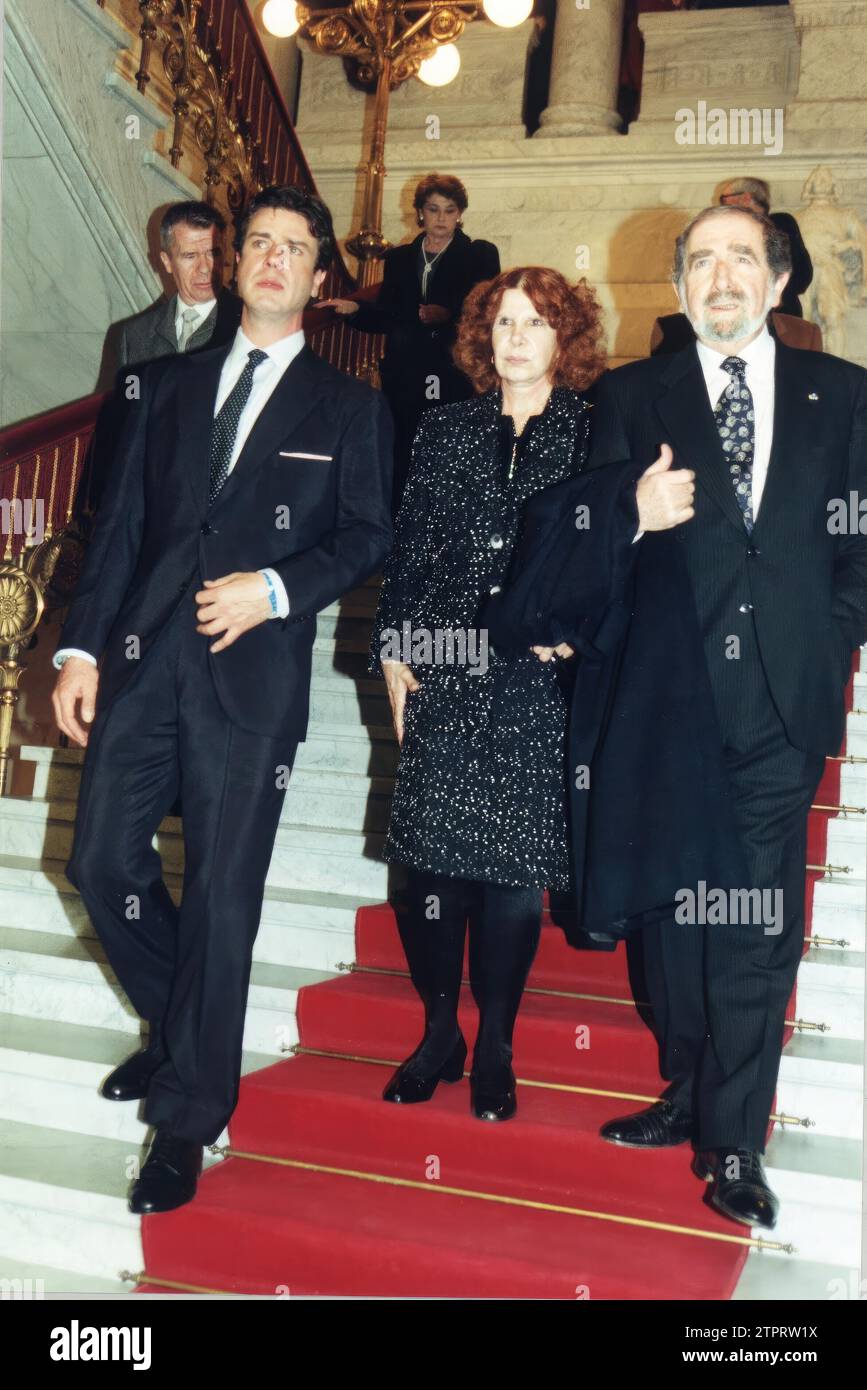 02/07/1998. Luis María Ansón trat in die Königliche spanische Akademie ...